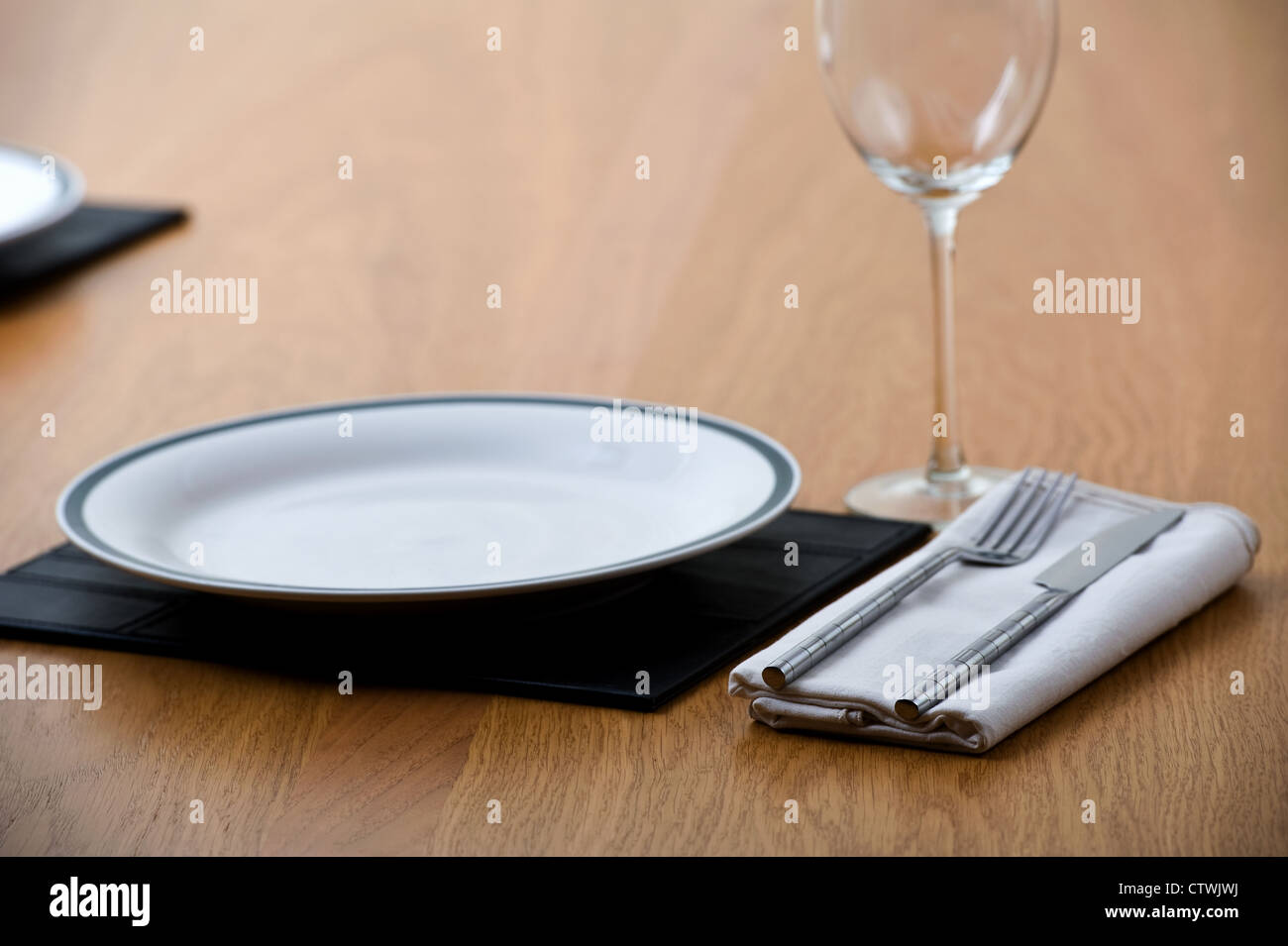 Single place setting.Table setting, restaurant Stock Photo - Alamy