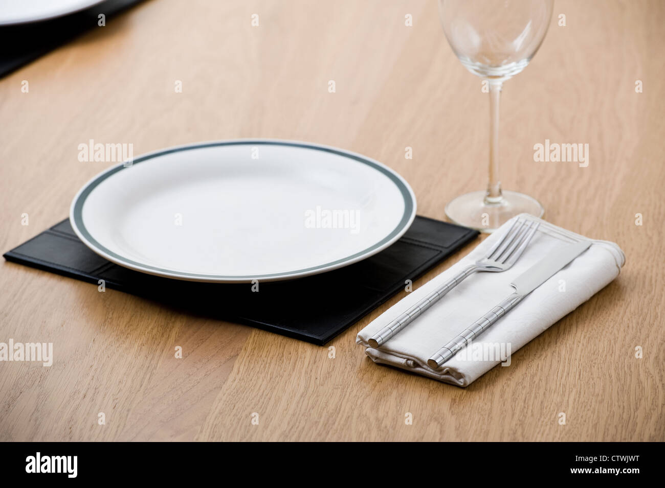 Single place setting hi-res stock photography and images - Alamy
