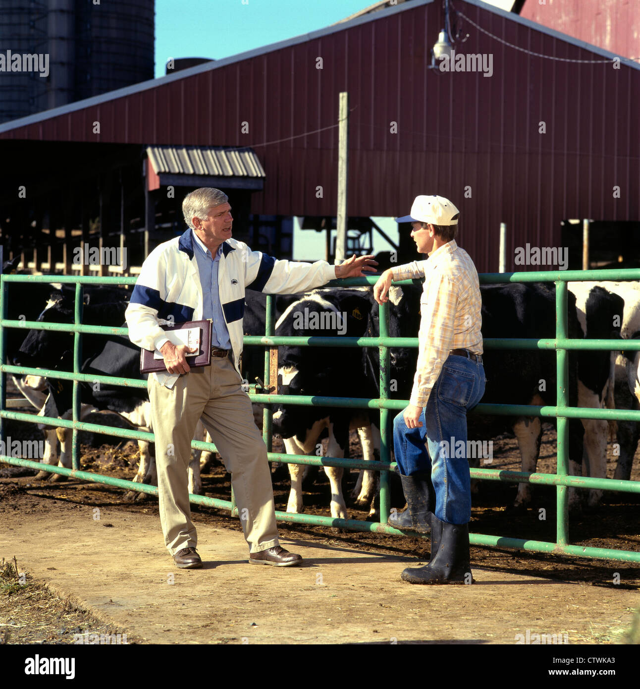 Farmer barnyard barn hi-res stock photography and images - Alamy
