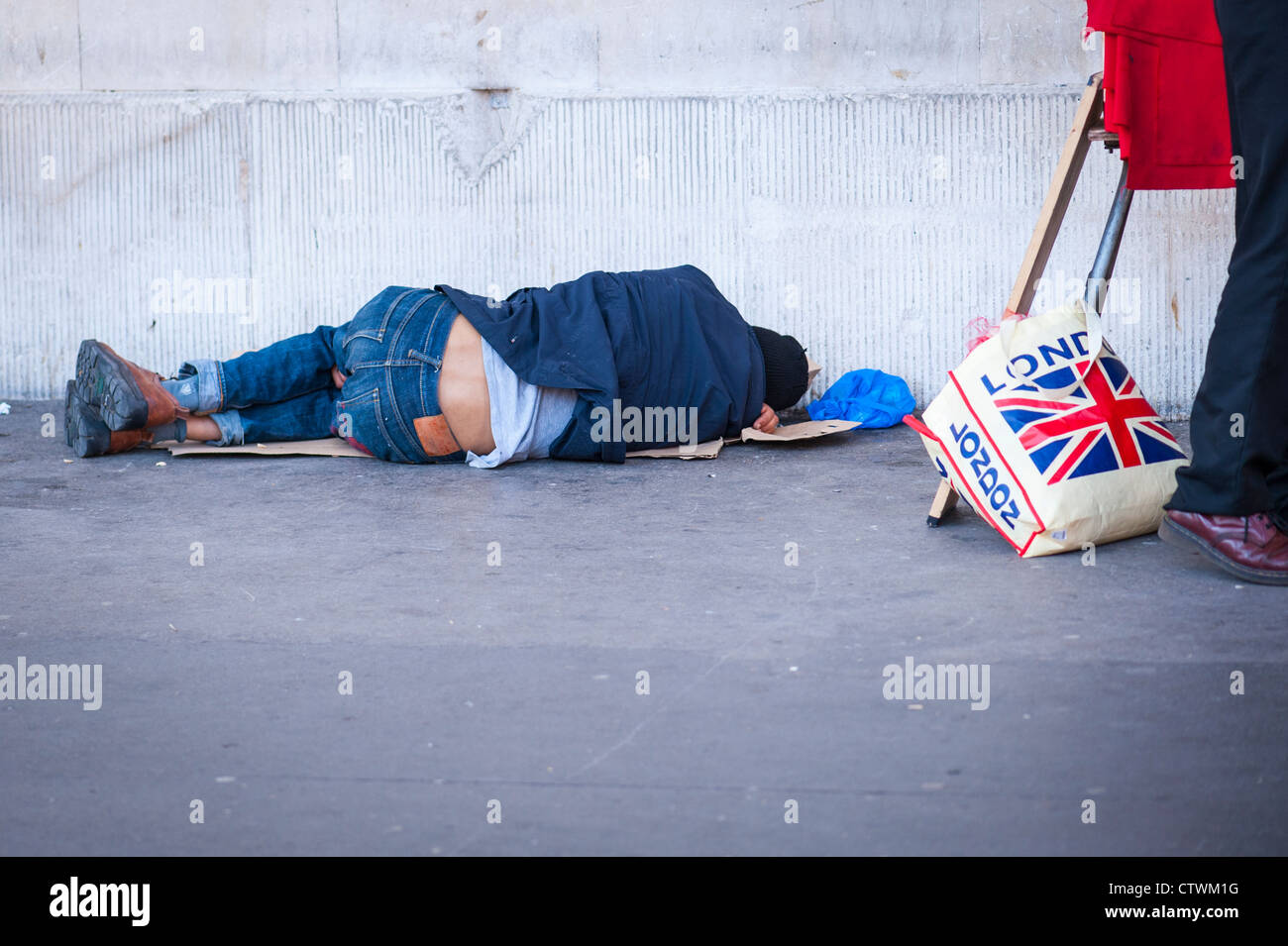 Homeless tramp vagrant sleeping rough hi-res stock photography and ...