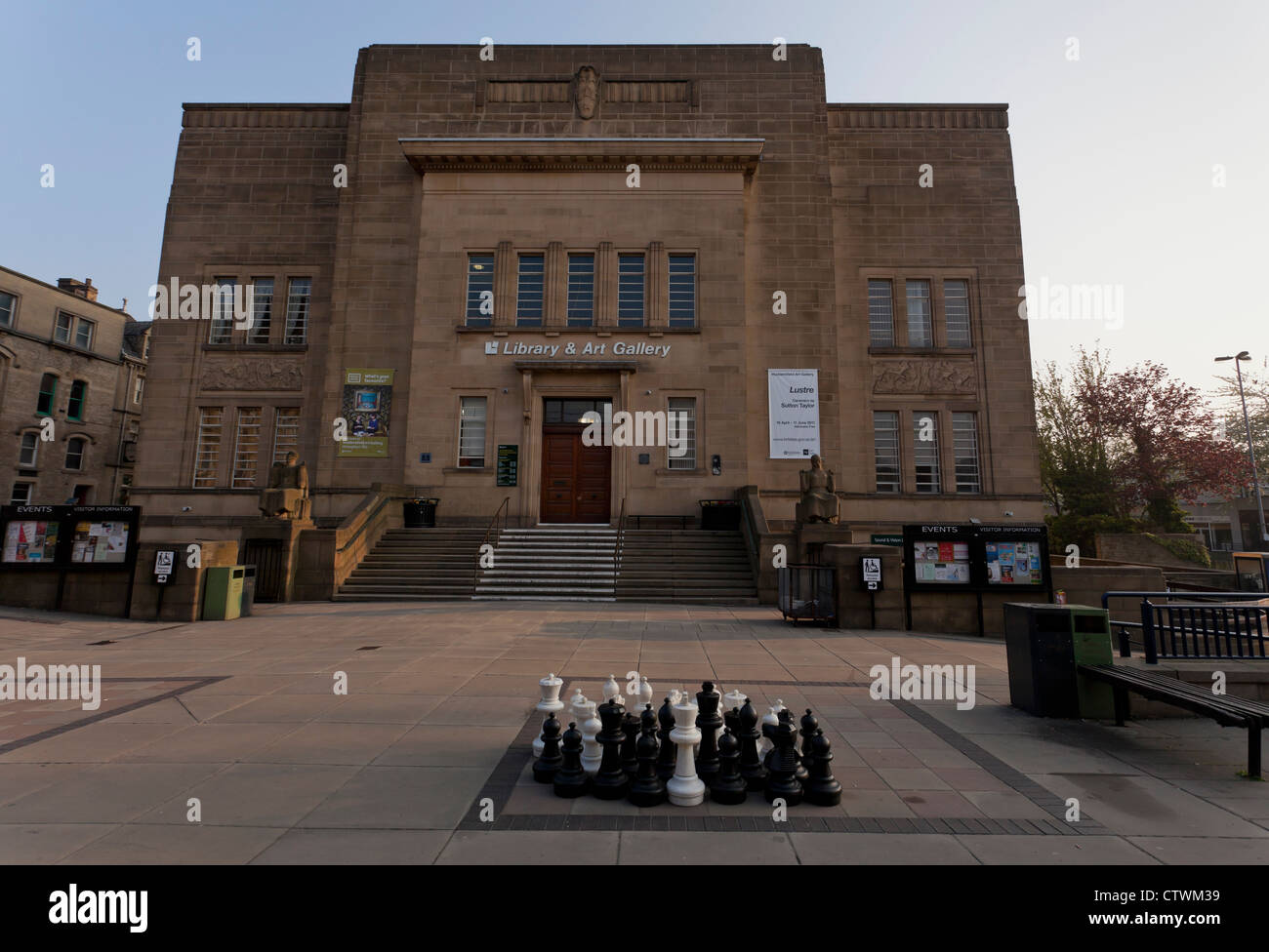 Huddersfield library hi-res stock photography and images - Alamy