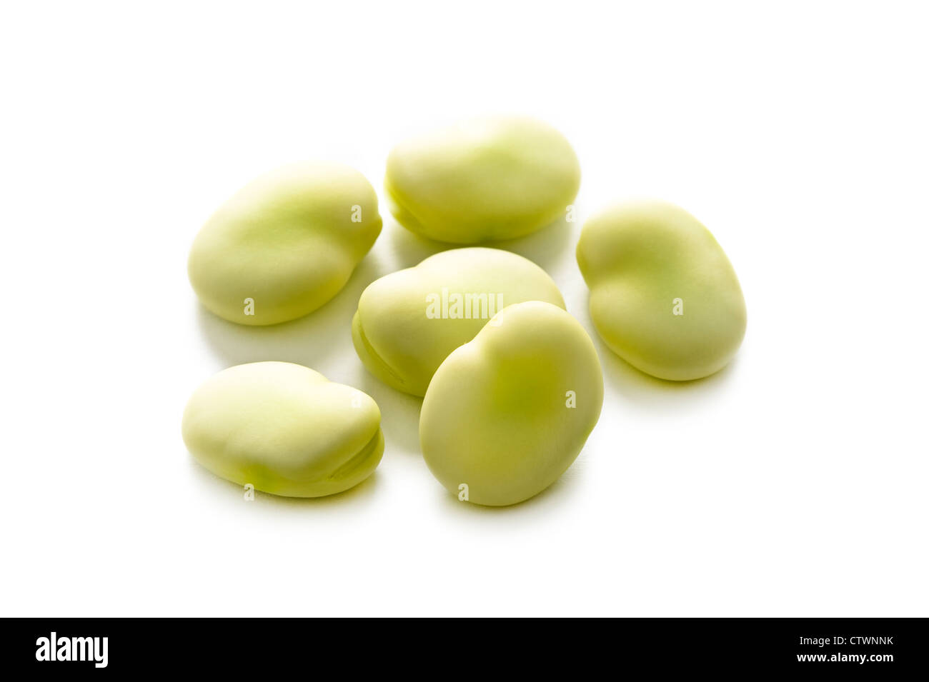 White broad beans hi-res stock photography and images - Alamy