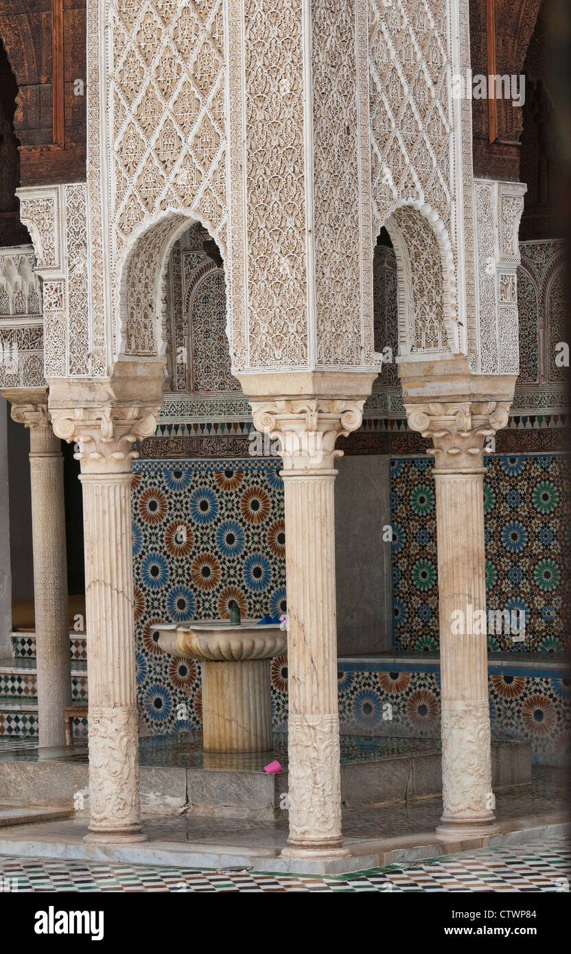 Fes mosque hi-res stock photography and images - Alamy
