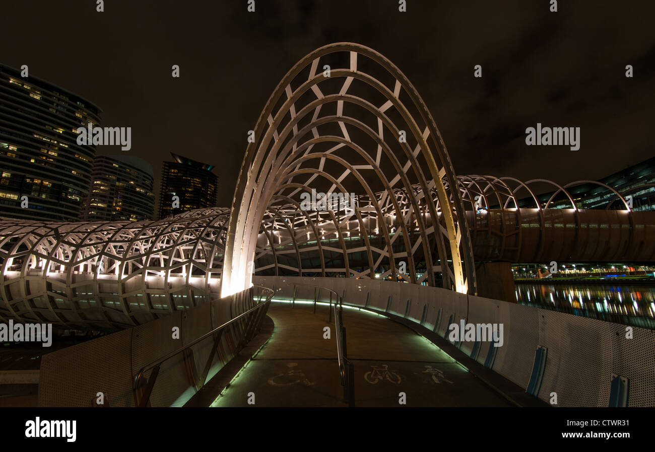 Web Bridge is located in the Melbourne docklands precinct Stock Photo ...