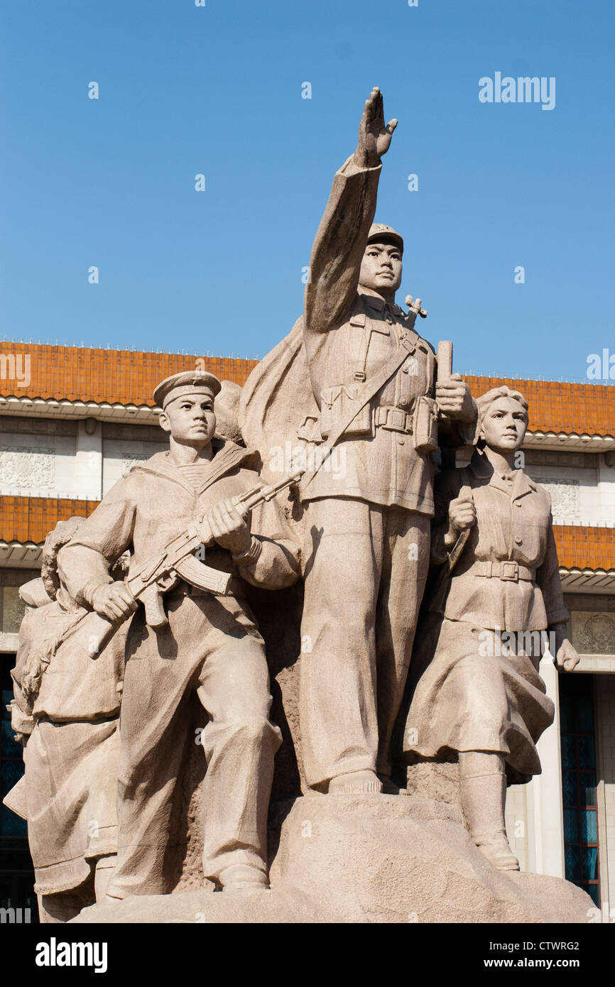 Statue in Tiananmen Square Stock Photo - Alamy
