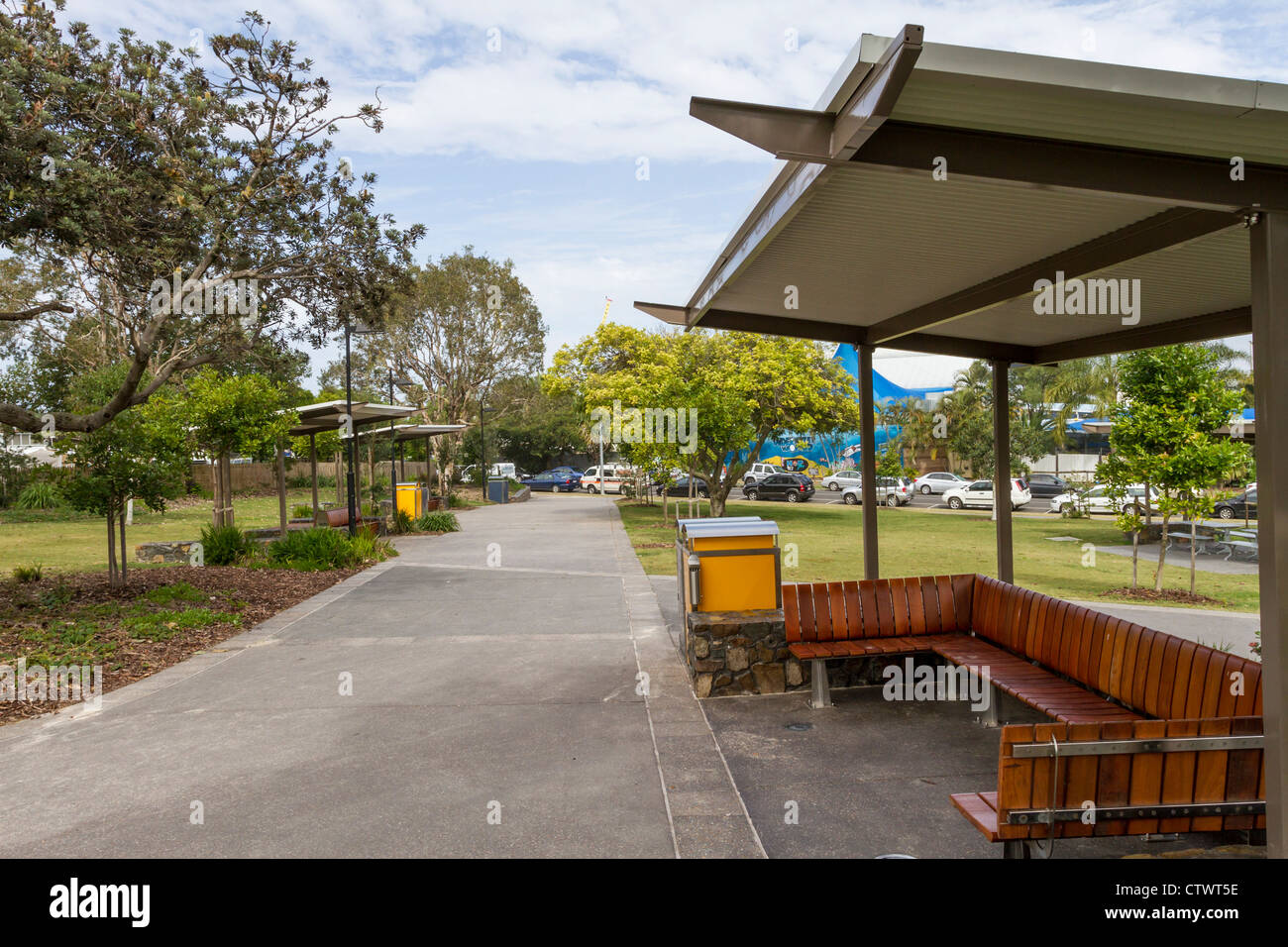 Boardwalk path at Mooloolaba foreshore Stock Photo - Alamy