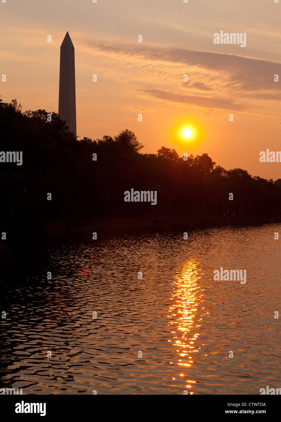 George washington monument hi-res stock photography and images - Alamy