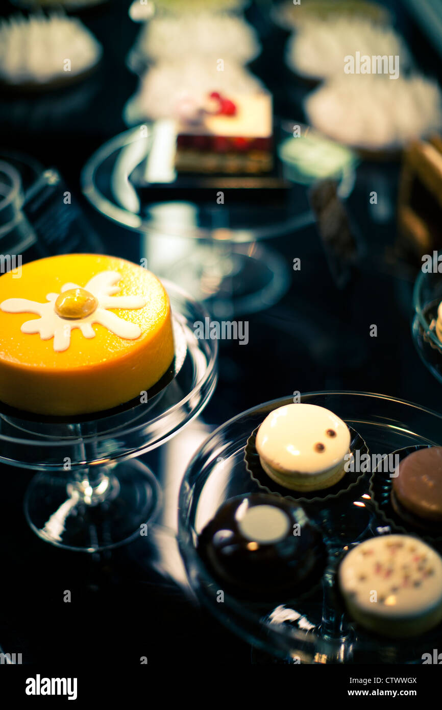 Bon marche hi-res stock photography and images - Alamy