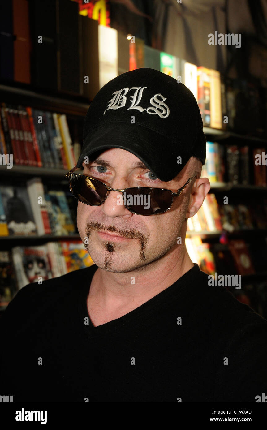 Greg capullo hi-res stock photography and images - Alamy
