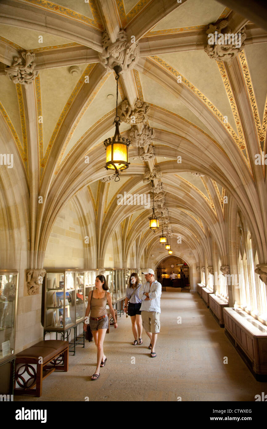 Sterling Memorial Library at Yale University New Haven Stock Photo - Alamy
