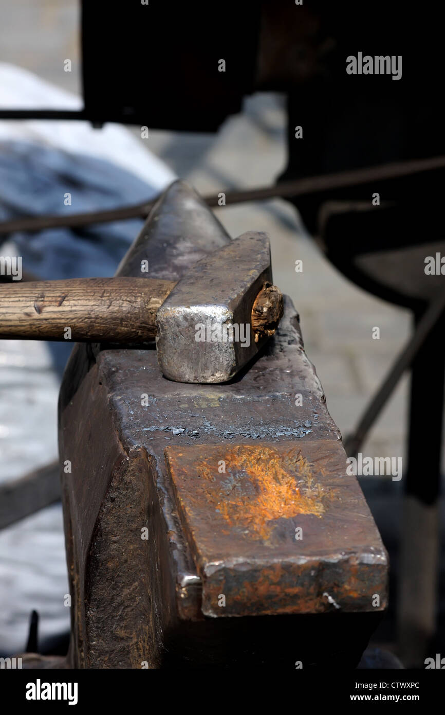 Old blacksmith anvil hi-res stock photography and images - Alamy