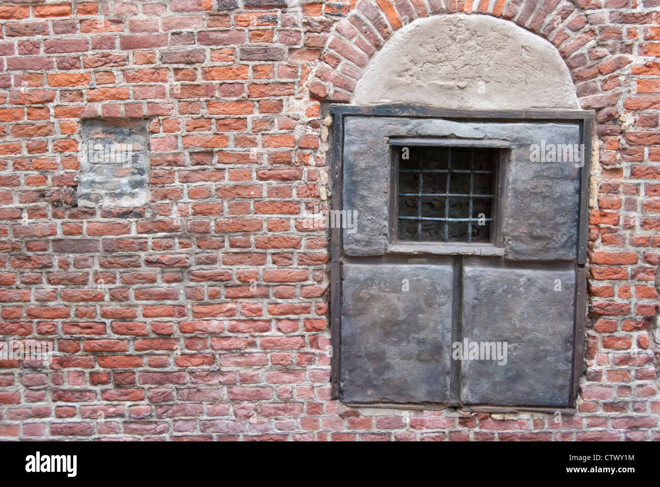 Prison hatch hi-res stock photography and images - Alamy