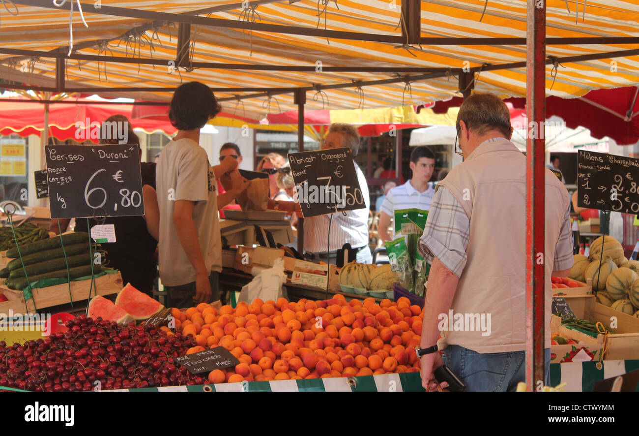 The La Rochelle outdoor and indoor food market Stock Photo - Alamy