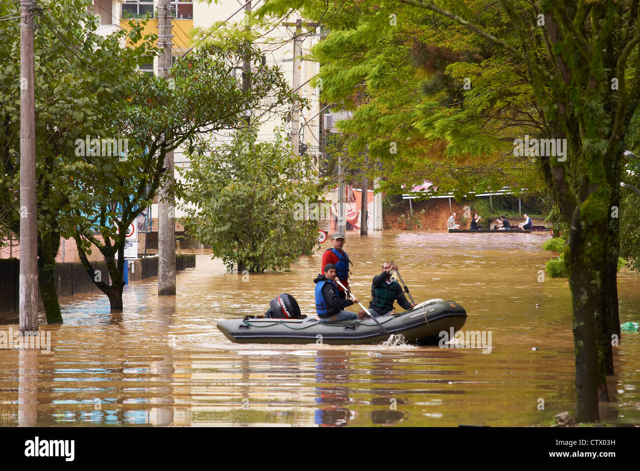 Flood rescue team hi-res stock photography and images - Alamy