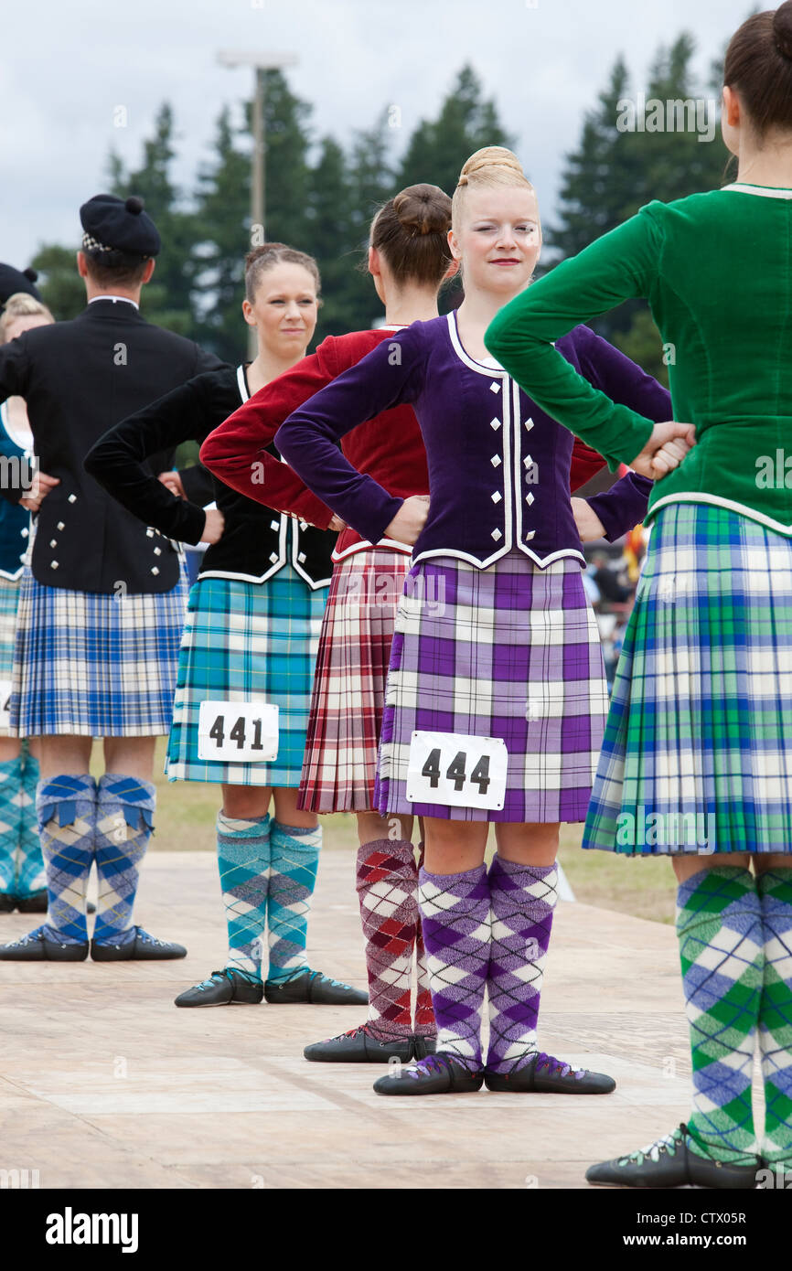 Scottish country dancing hi-res stock photography and images - Alamy