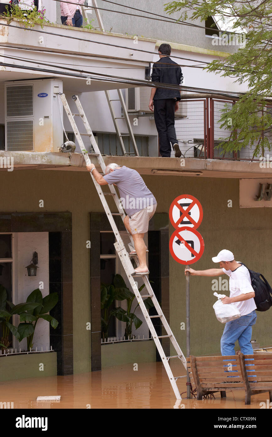 Rescue of hotel guests Stock Photo - Alamy