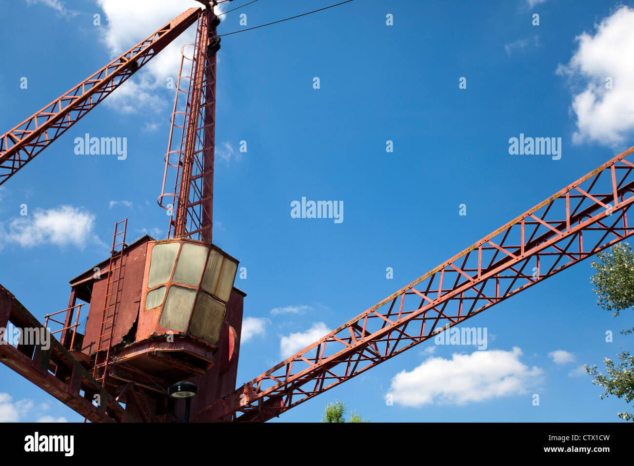 Derelict Crane, Commercial Pier Wharf, Odessa Road, London, England, UK ...