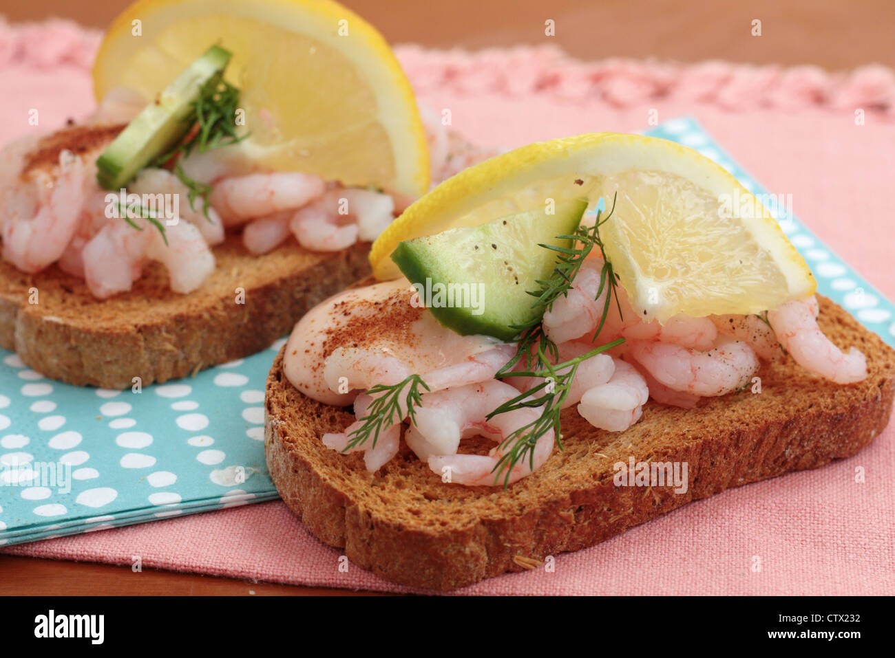 Prawn canapes hi-res stock photography and images - Alamy