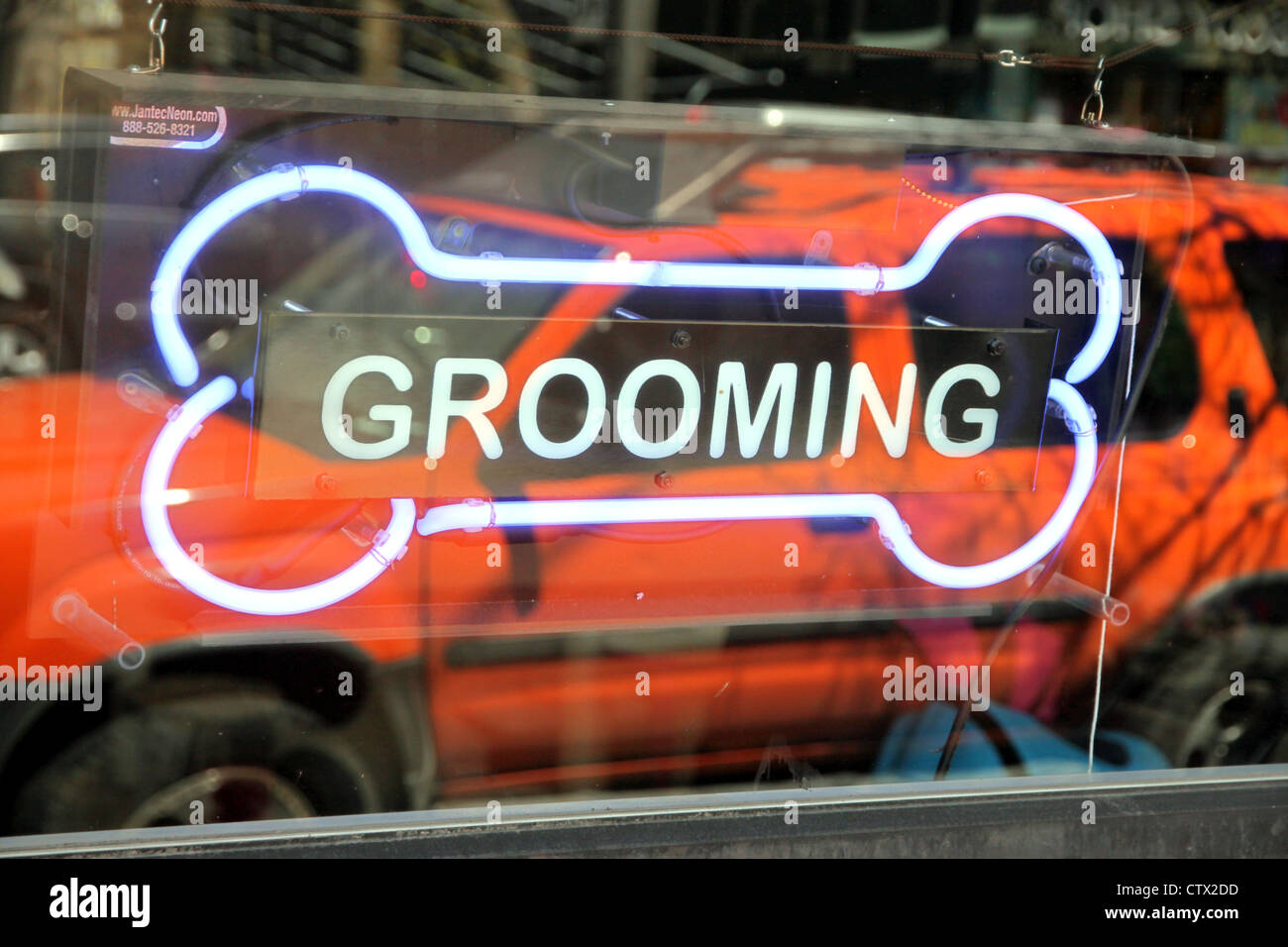 Pet grooming shop hi-res stock photography and images - Alamy