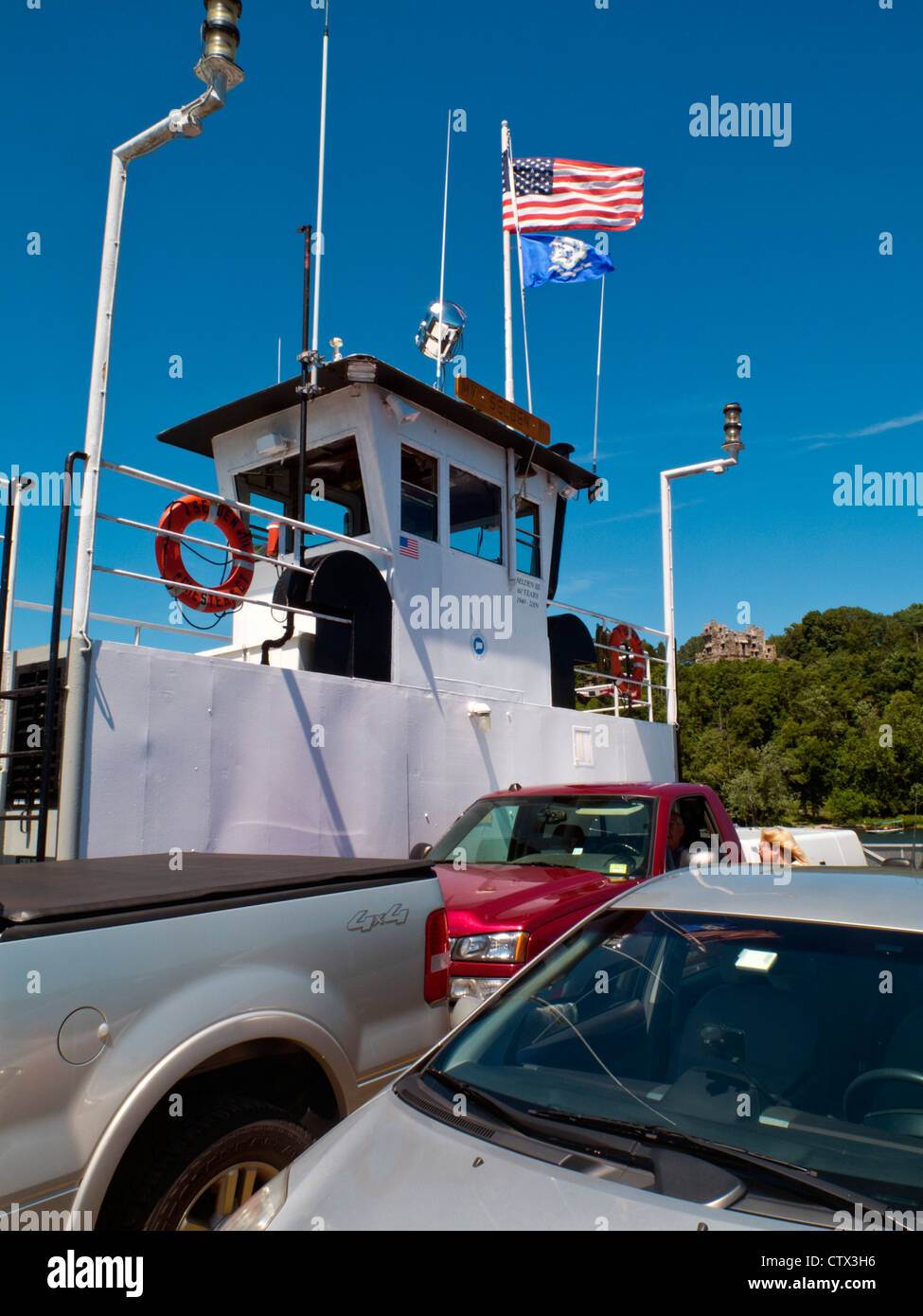 Chester hadlyme ferry hi-res stock photography and images - Alamy