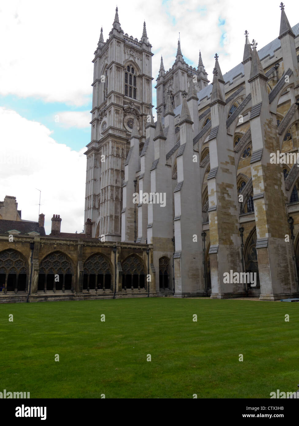 Westminster abbey exterior hi-res stock photography and images - Alamy