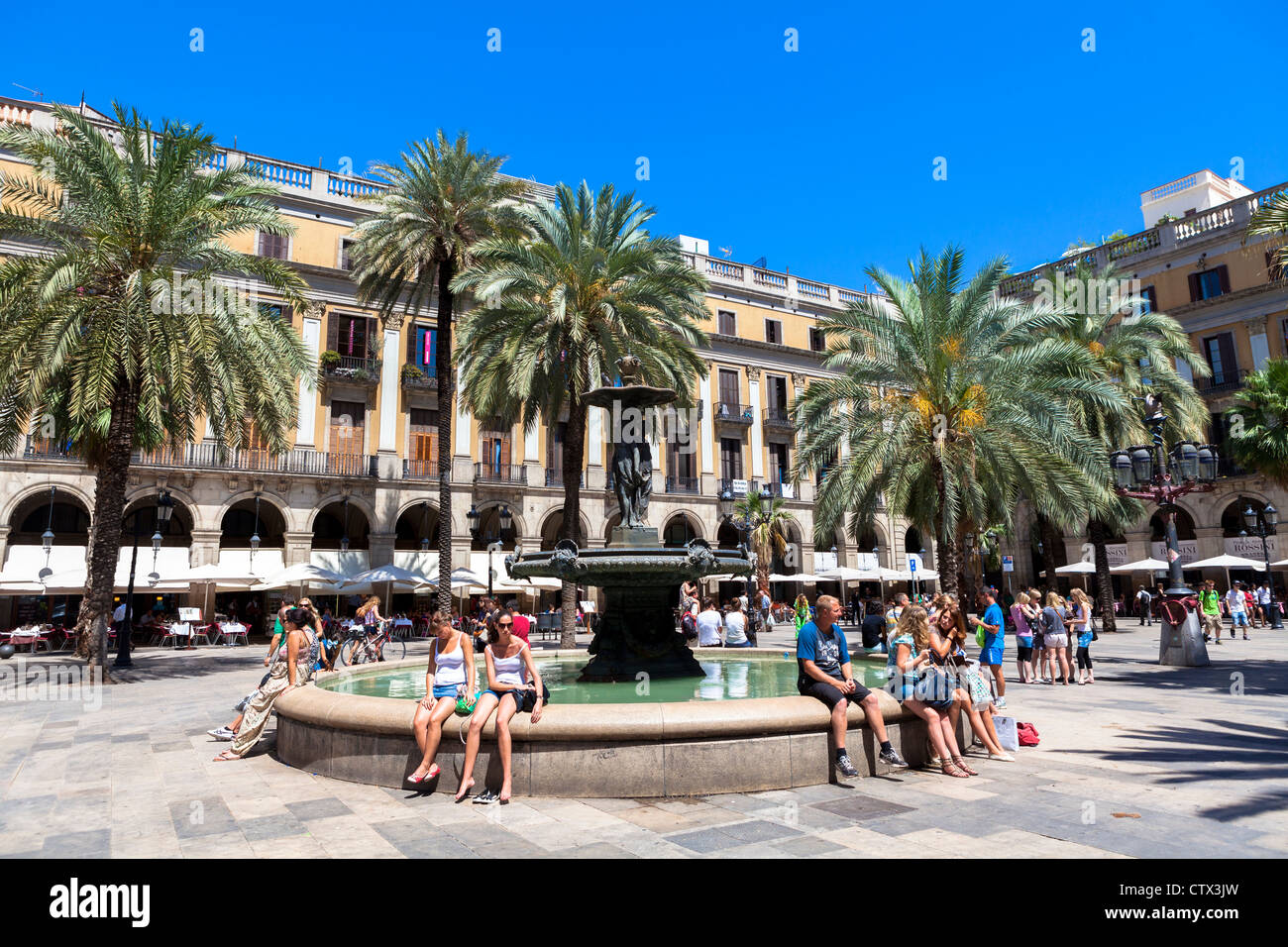 Plaça reial barcelona spain hi-res stock photography and images - Alamy
