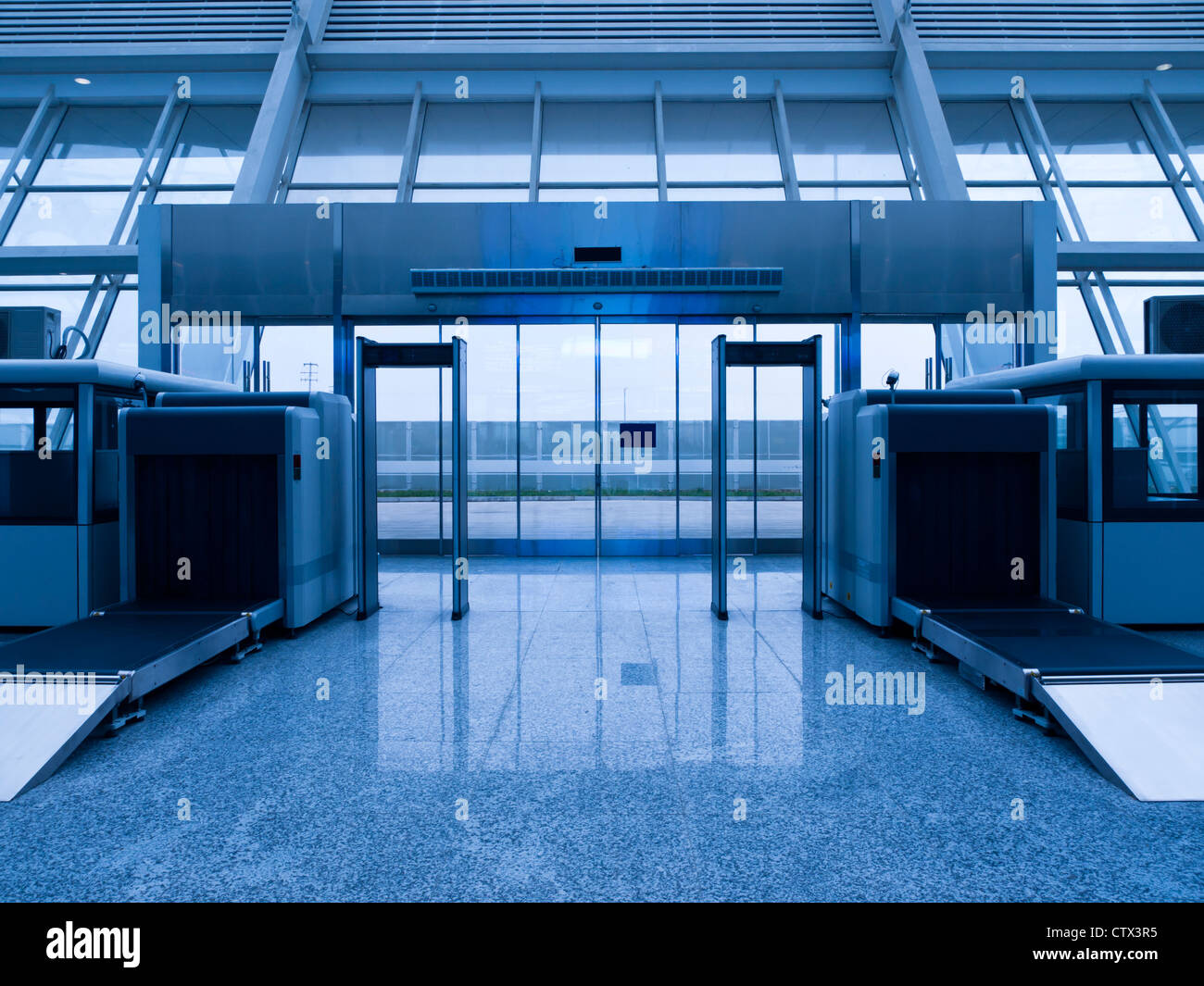 Security check point hi-res stock photography and images - Alamy