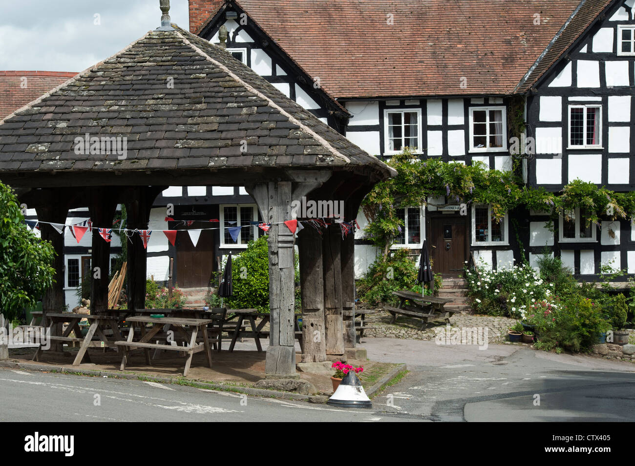 The New Inn public house. Black and White English Timber framed ...
