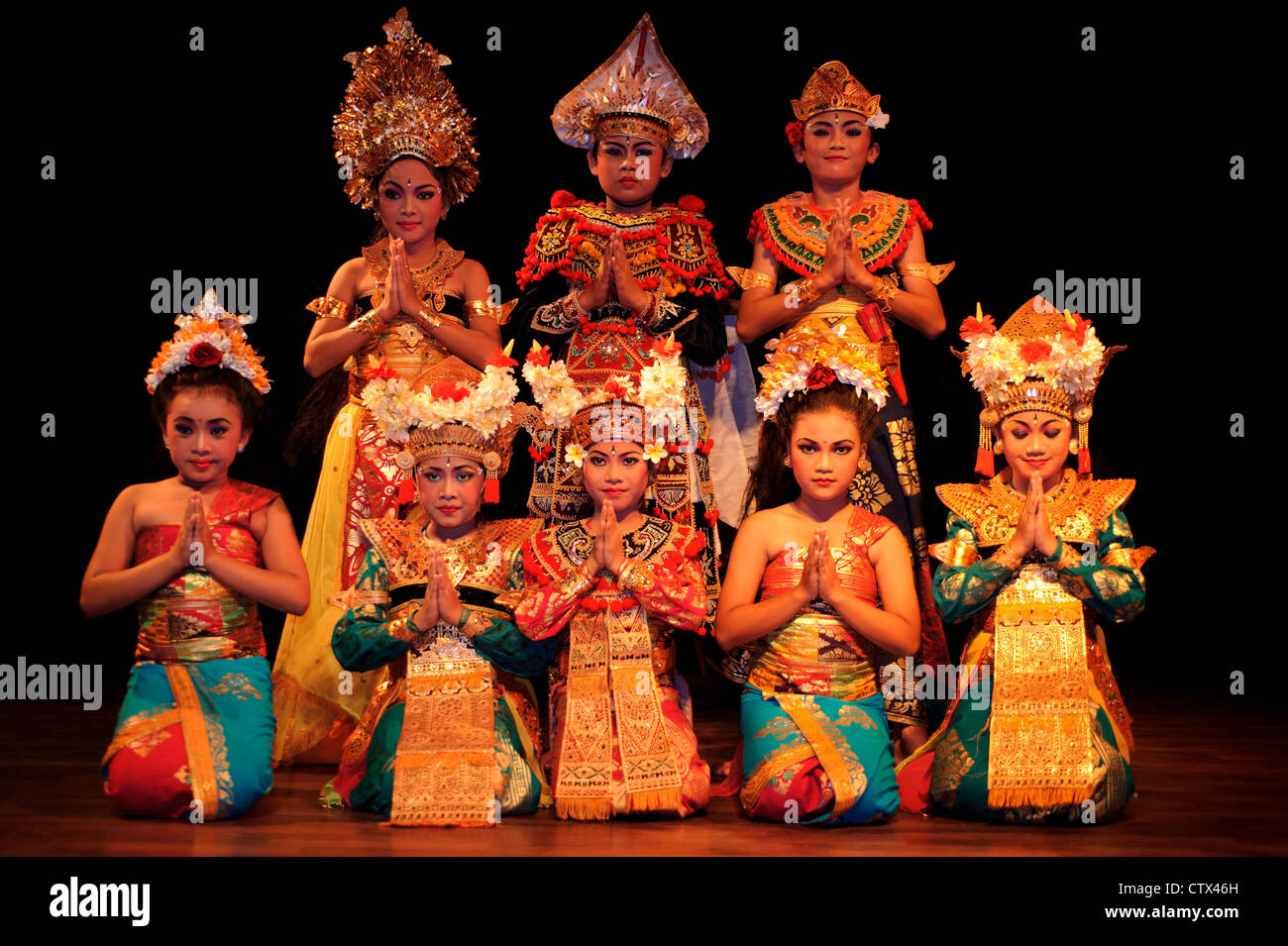 Young Balinese dancers they pose for a group picture after their ...