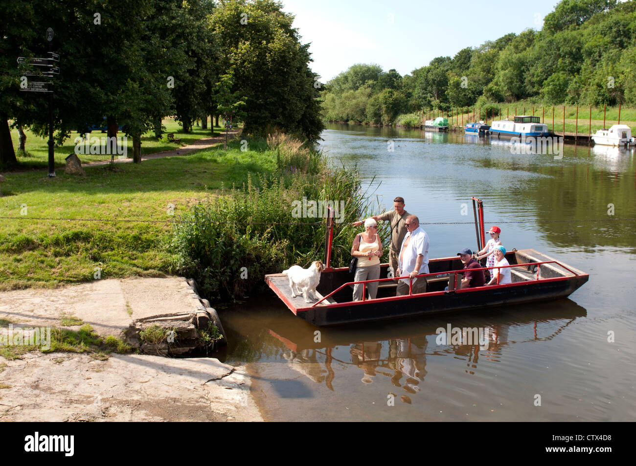 Hampton ferry hi-res stock photography and images - Alamy