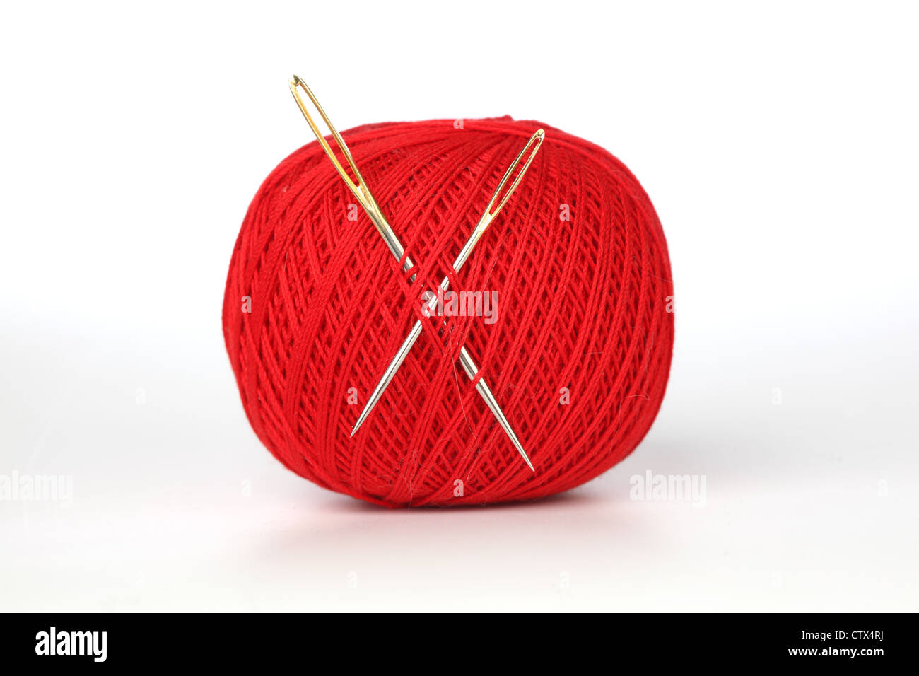 needle and thread macro close up Stock Photo - Alamy