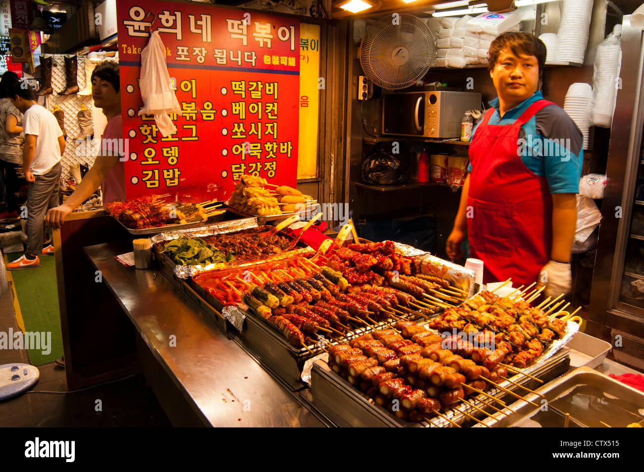 Finger food foods stall stalls hi-res stock photography and images - Alamy