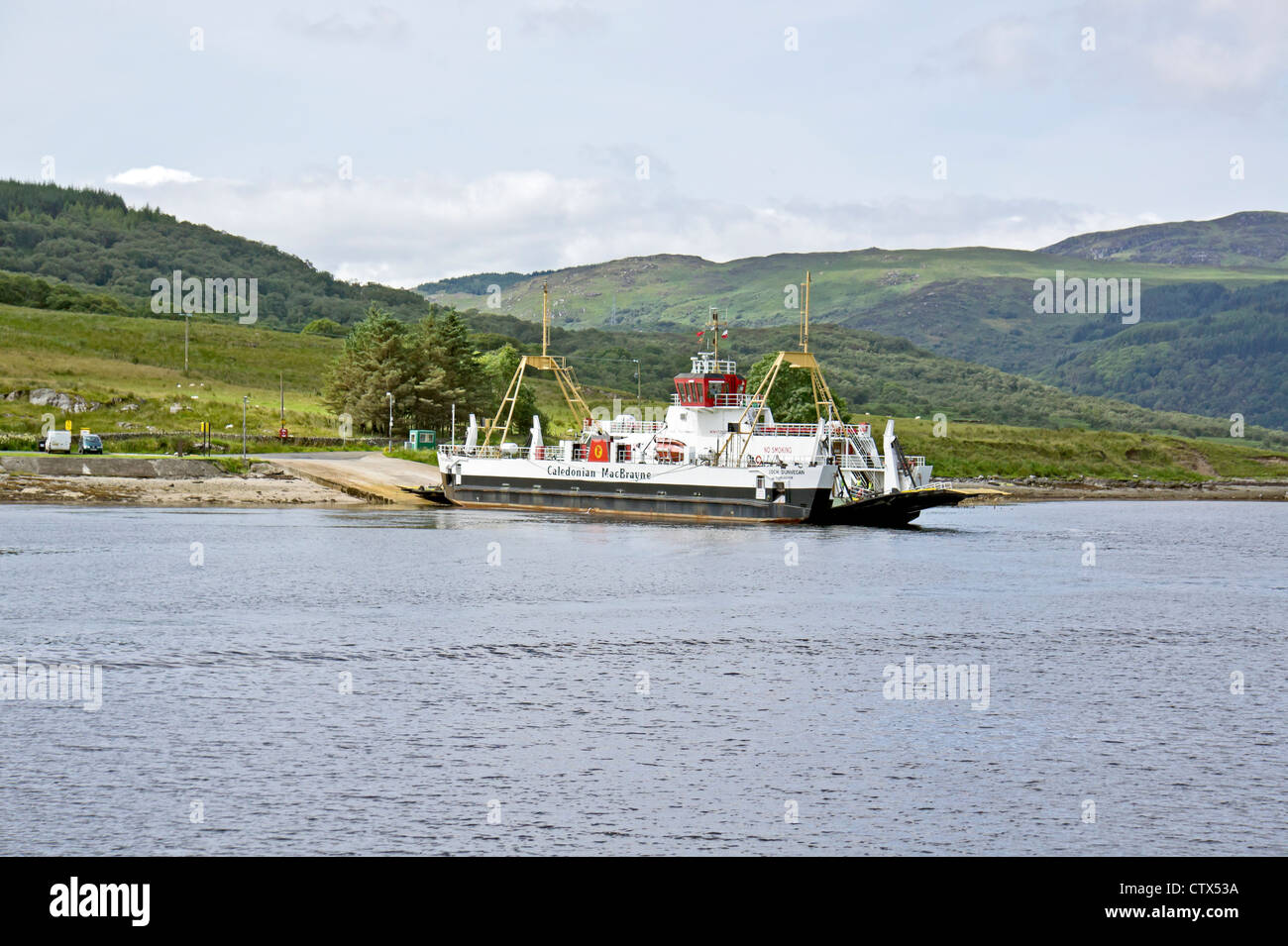 Caledonian MacBrayne car ferry Loch Dunvegan at the pier in Rhubodach ...