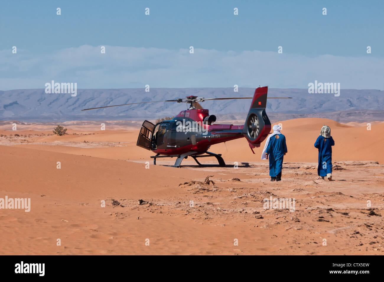 Helicopter desert morocco hi-res stock photography and images - Alamy