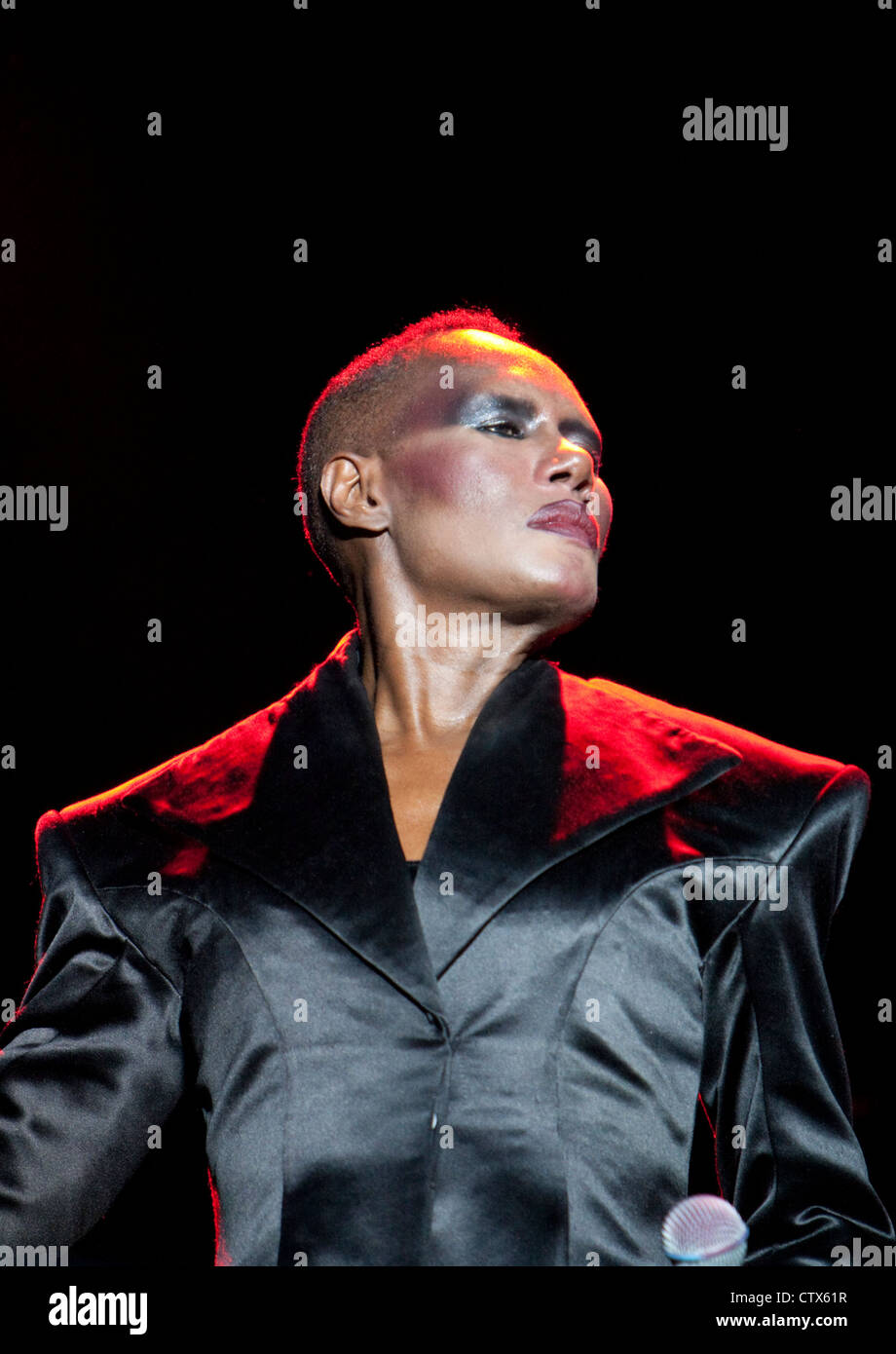 Grace jones singer hi-res stock photography and images - Alamy