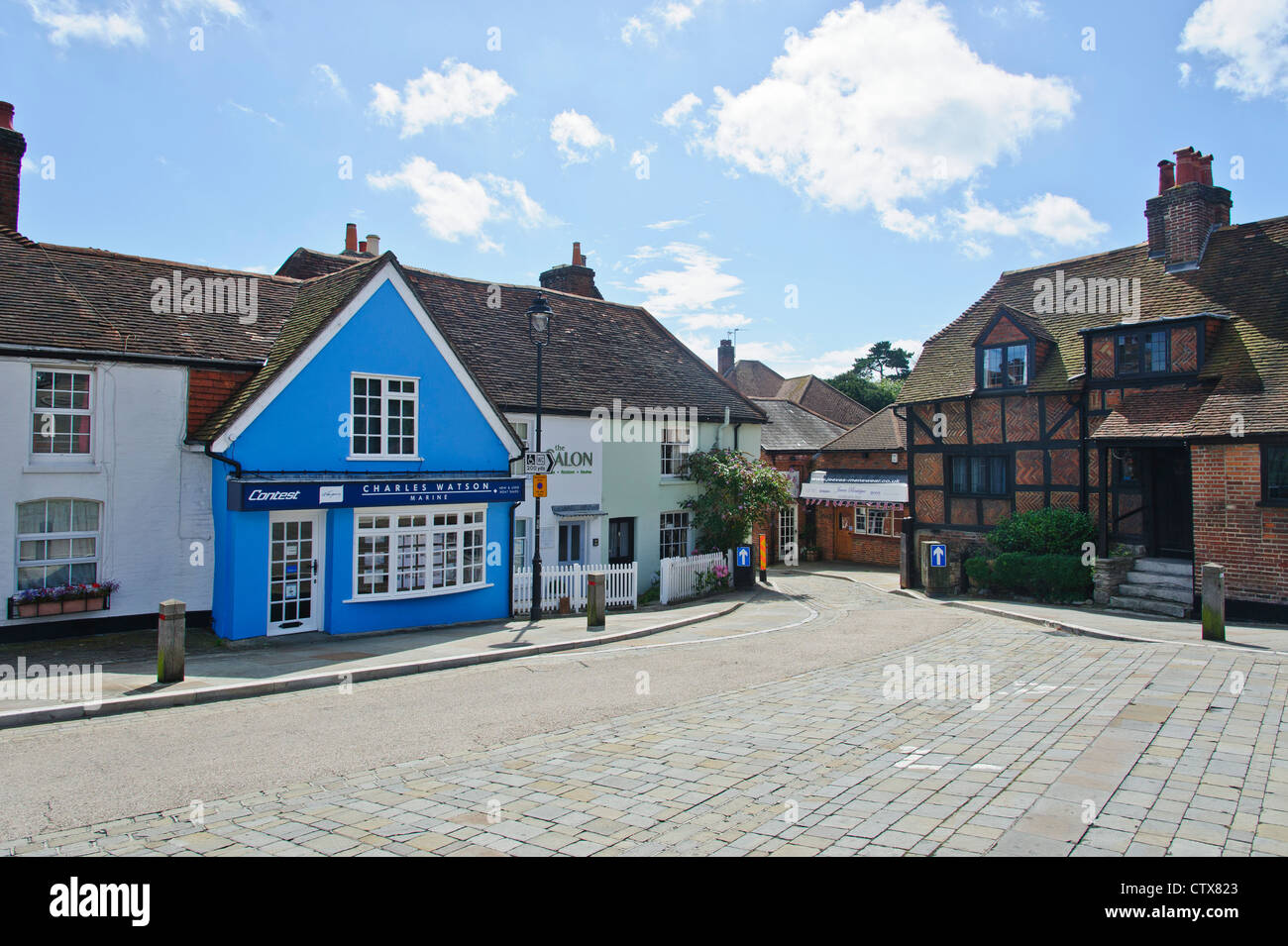 Hamble village hampshire england hi-res stock photography and images ...
