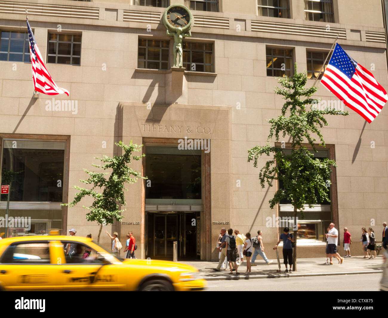 Tiffany storefront new york hi-res stock photography and images - Alamy