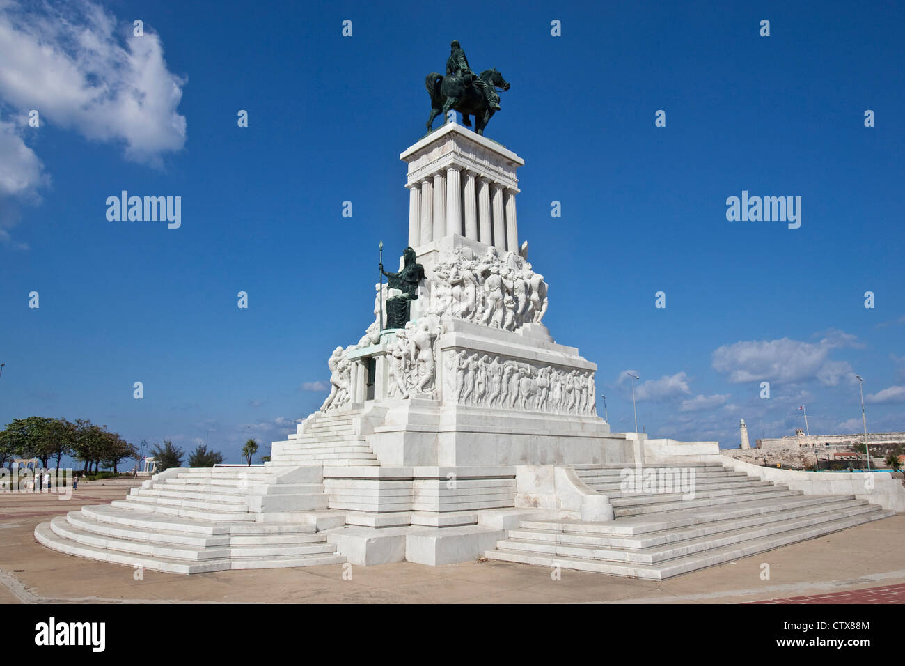 The Statue of General Maximo Gomez, Havana, Cuba Stock Photo - Alamy
