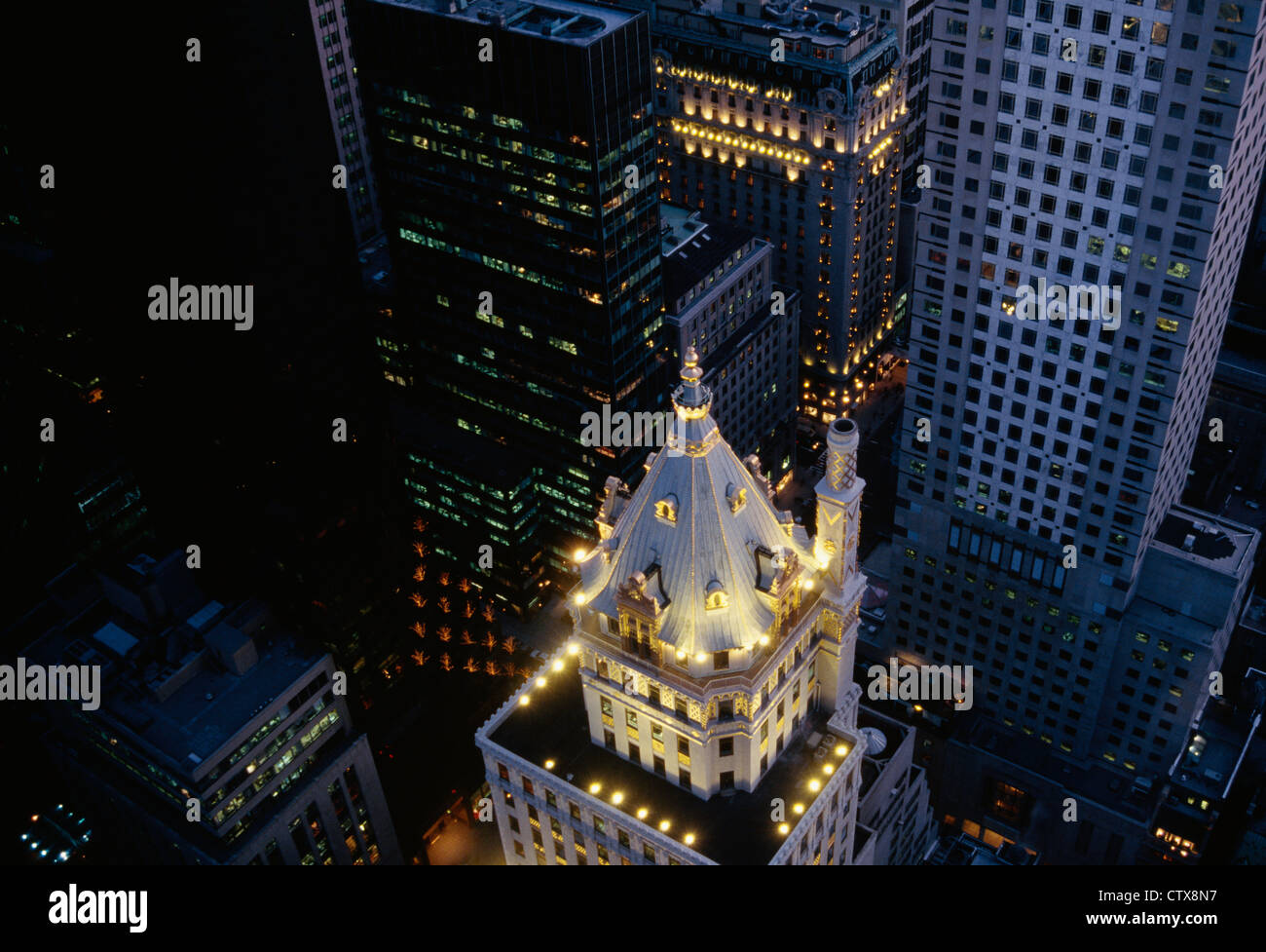 Copper building nyc highrise hi-res stock photography and images - Alamy