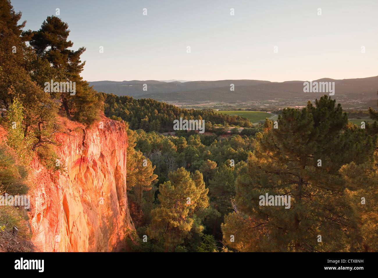 The famous red cliffs near to Roussillon in Provence Stock Photo - Alamy