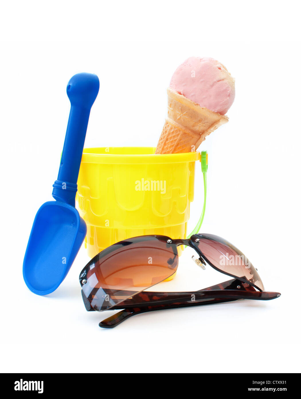 Bucket and spade seaside Cut Out Stock Images & Pictures - Alamy