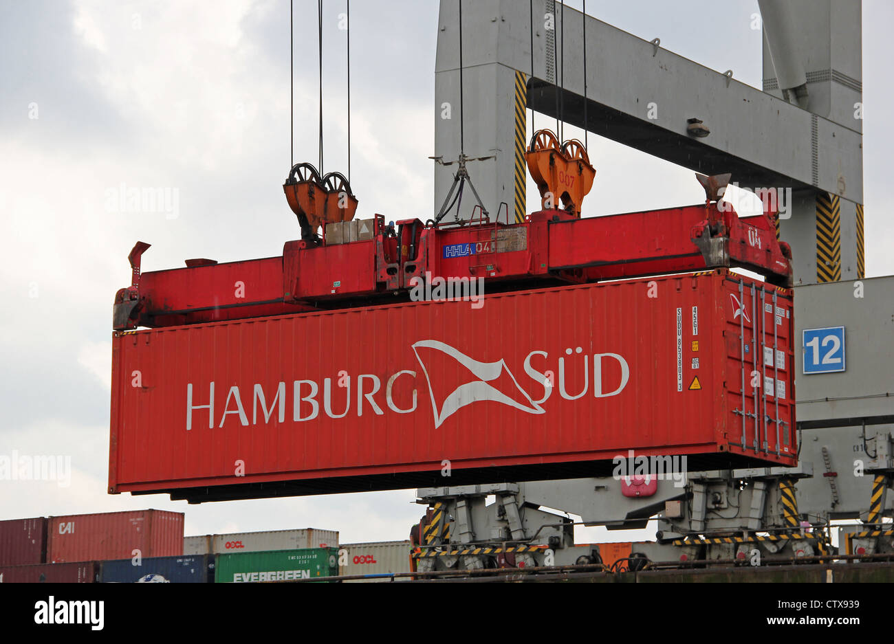 Container teu hi-res stock photography and images - Alamy