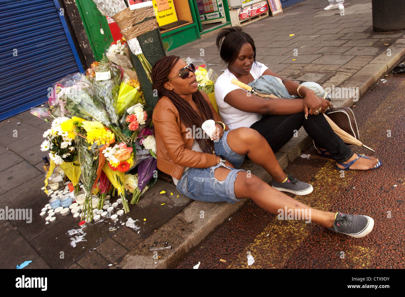 Memorial in street where young man was murdered in London Stock Photo ...