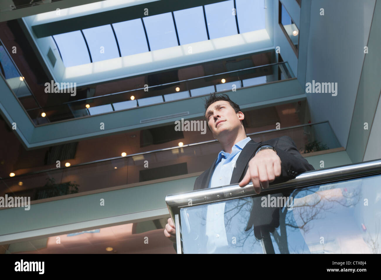 Office building atrium hi-res stock photography and images - Alamy