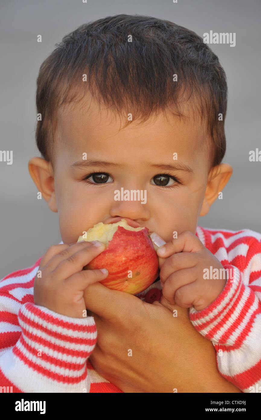 child with apple Stock Photo - Alamy