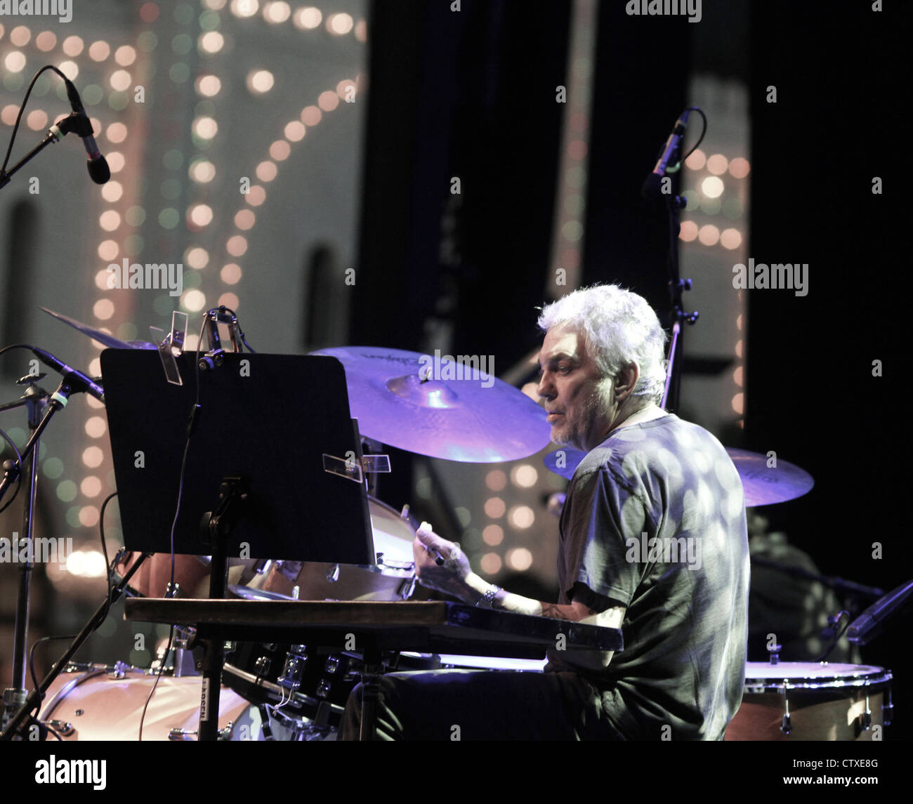 Steve gadd drums hi-res stock photography and images - Alamy