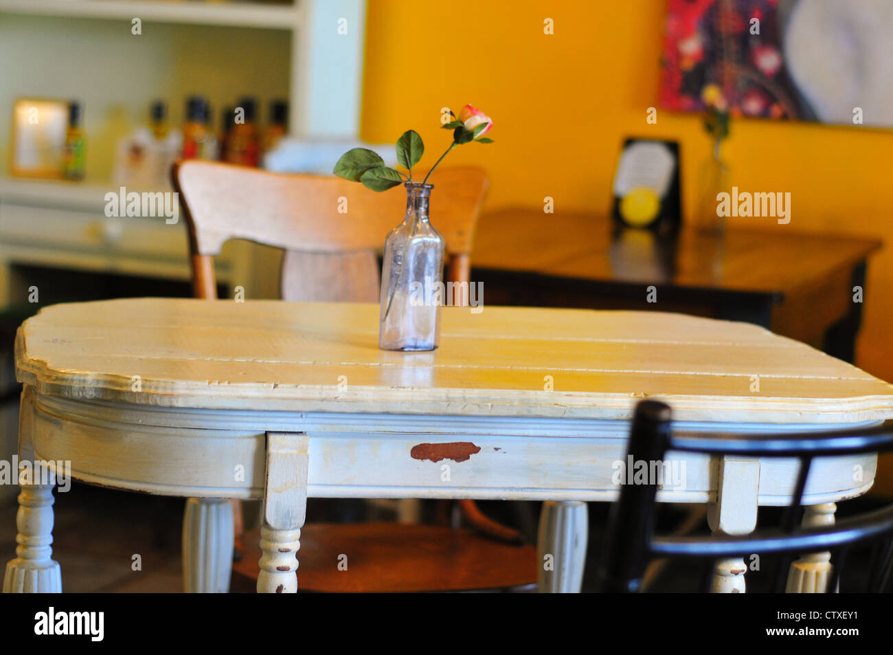 Cafe table hi-res stock photography and images - Alamy