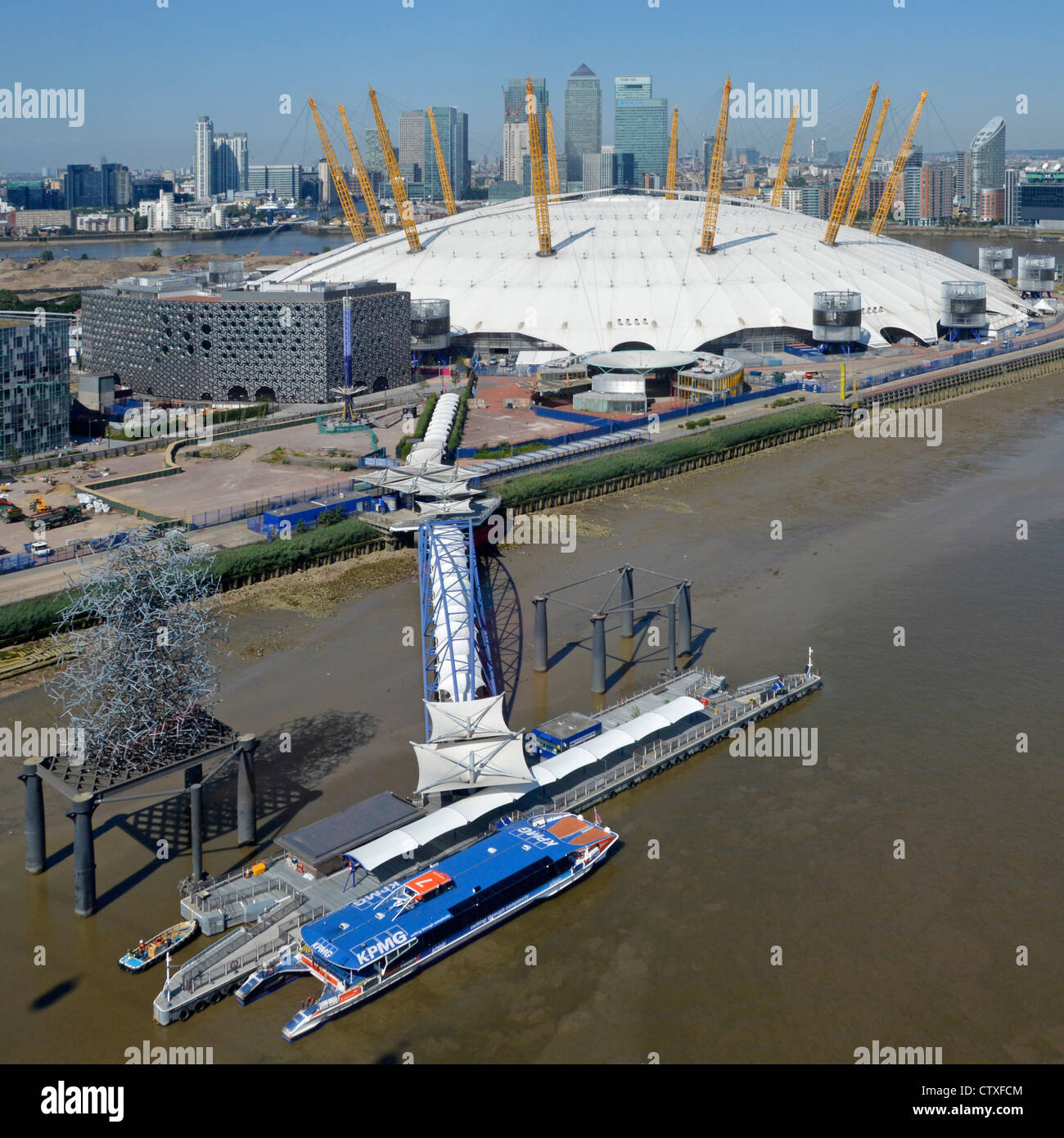 At The O2 Arena Stock Photos & At The O2 Arena Stock Images - Alamy