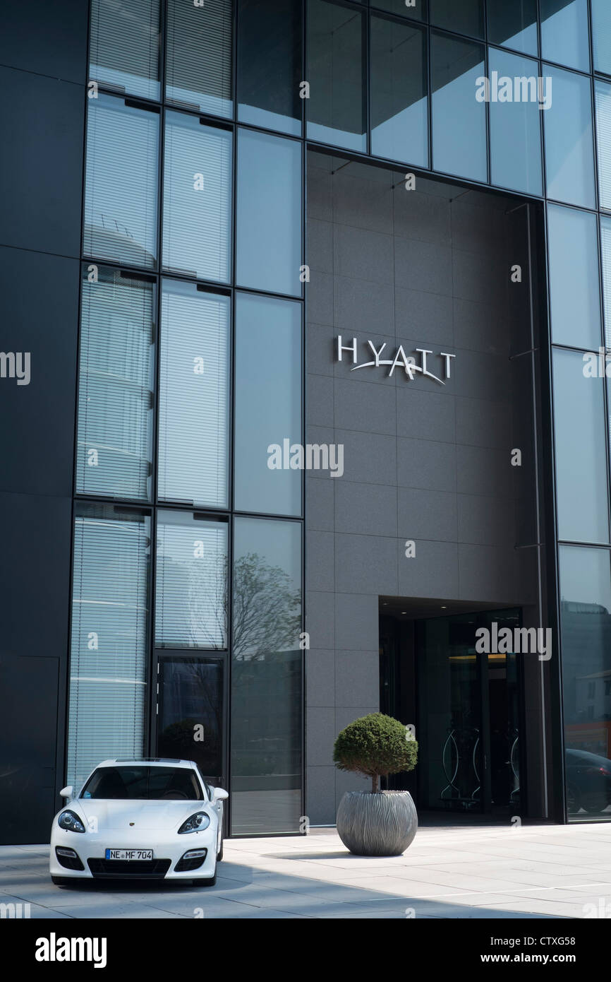 Hyatt regency hi-res stock photography and images - Alamy