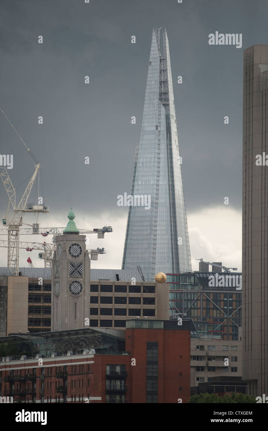 Foreshortened building hi-res stock photography and images - Alamy